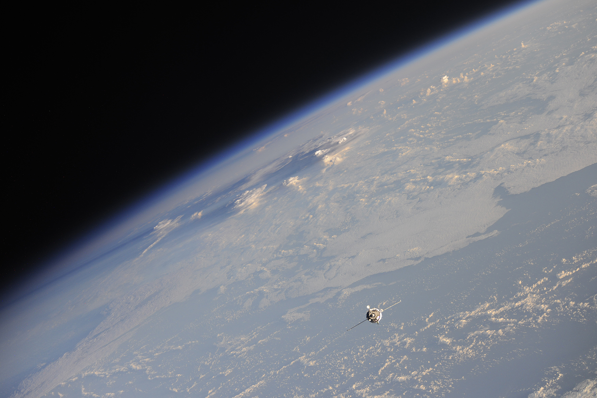 A Protective Layer – The Atmosphere - Knowledge Hub - ESA